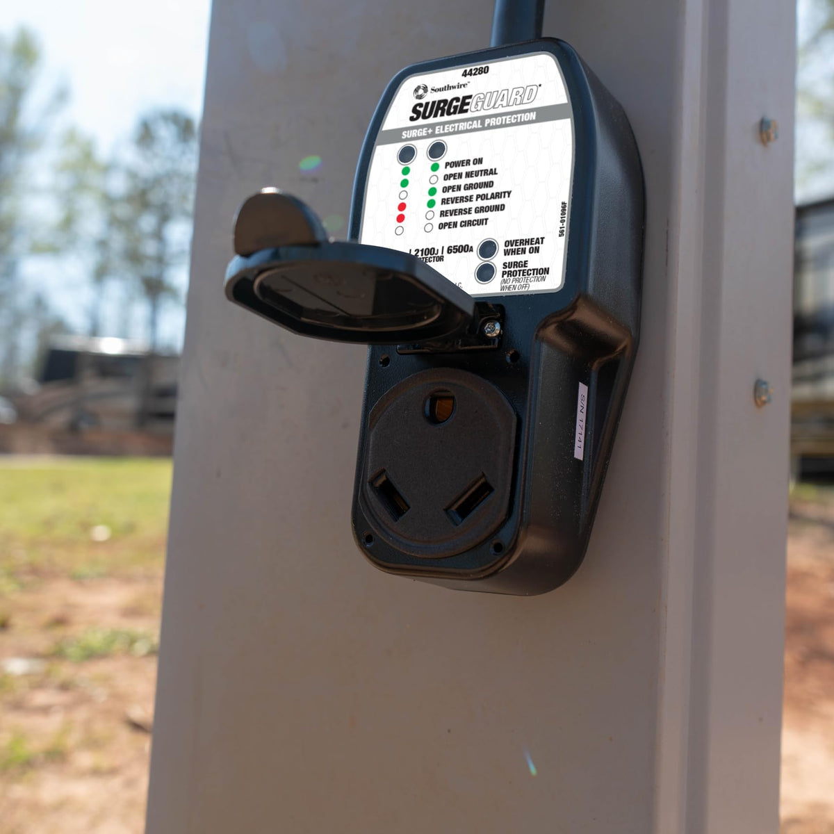 Southwire 44280 Surge Guard Surge Protector With Enhanced Diagnostics ...