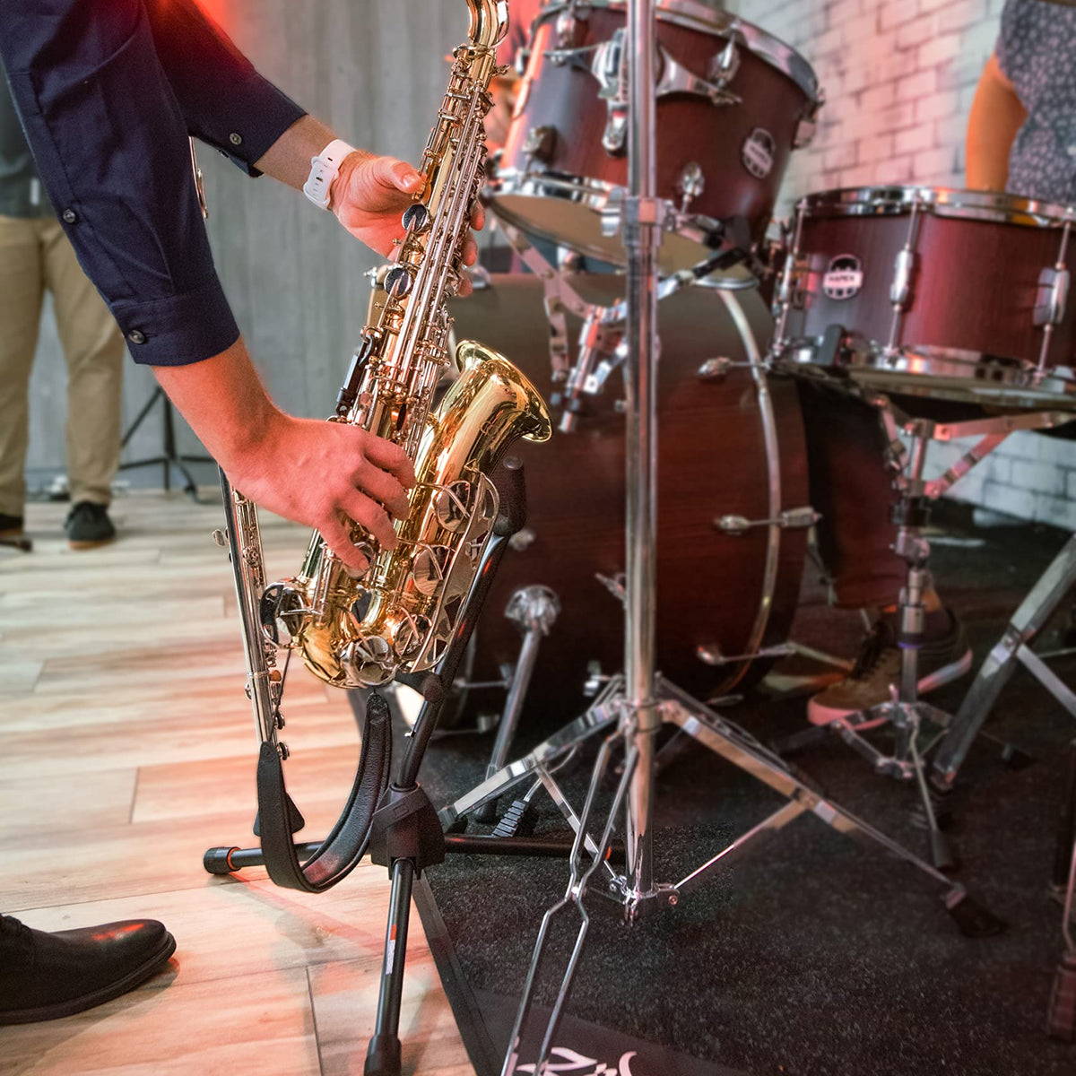 Gator Frameworks Tripod Stand For Standard Size Baritone Saxophone (Gf ...